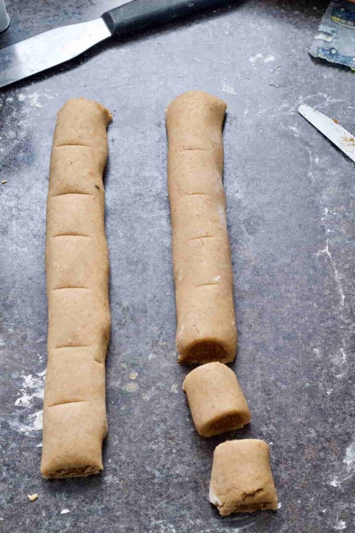 Homemade Fig Rolls (Vegan) - Jo's Kitchen Larder